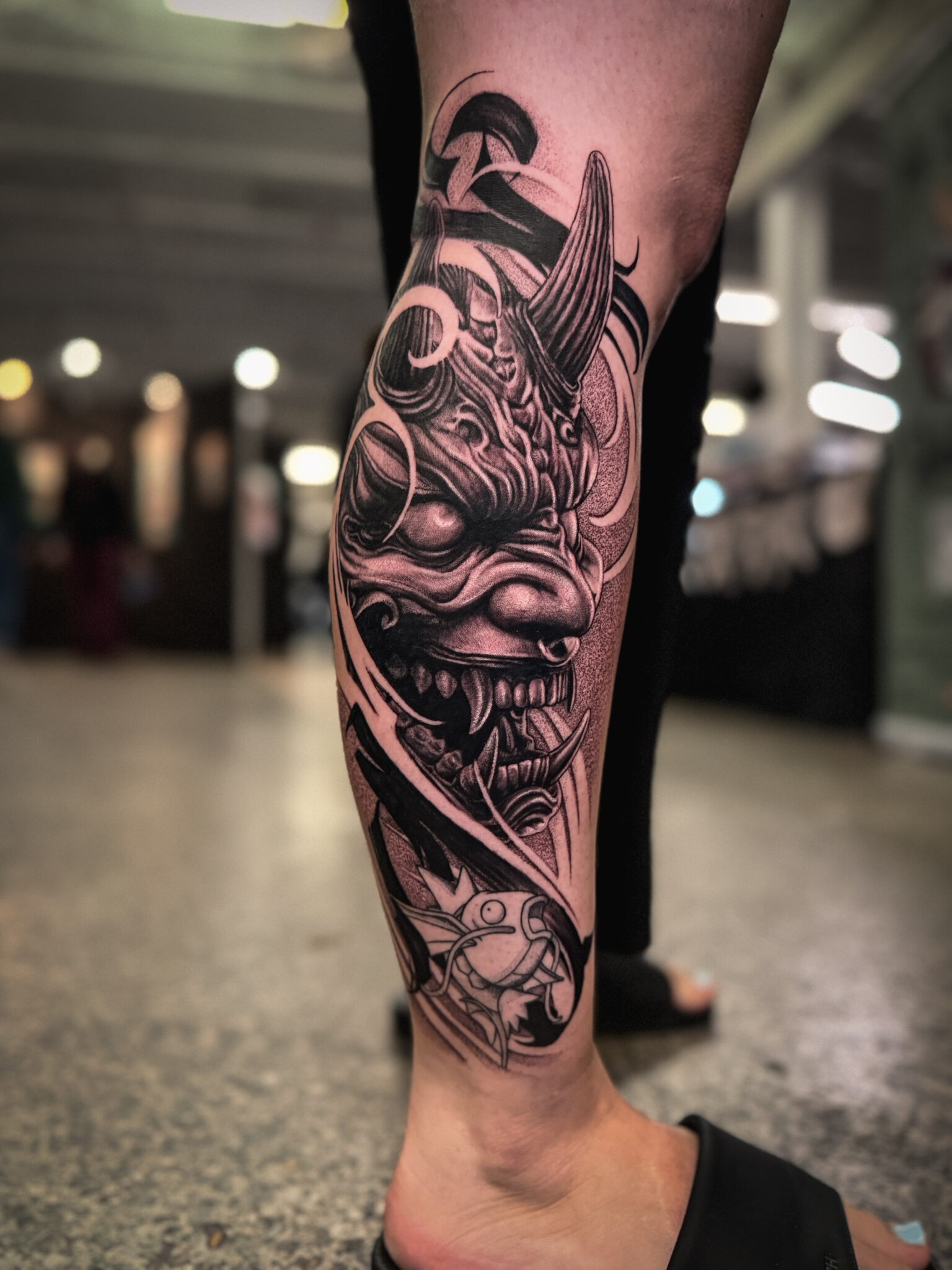 Black CROWN INK - The Ink Factory - Convention Internationale de Tatouages